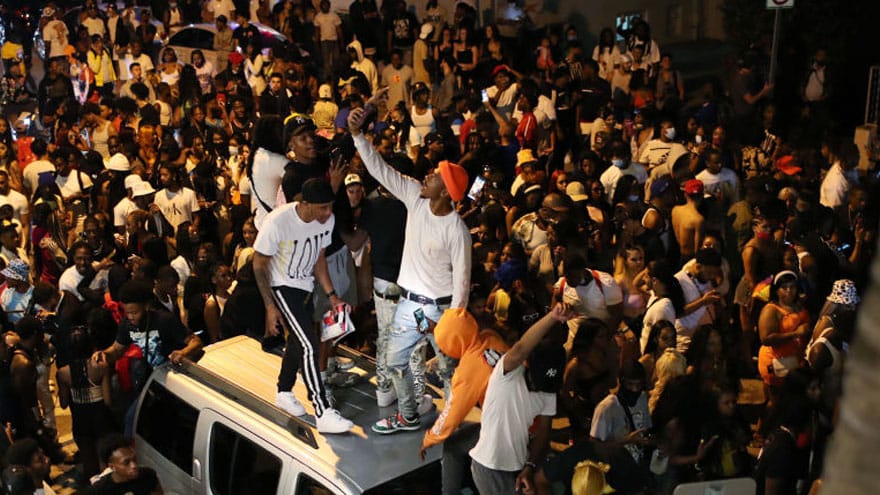 CHAOS MIAMI: 1,000 Arrested as Spring Breakers Take Over, Destroy ...