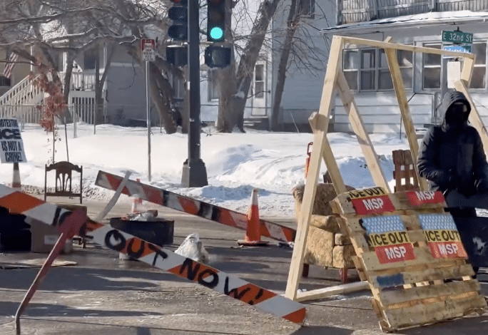 ROAD RAGE: Street Blockade Busted Up By MPD After Anti-ICE Protesters ...