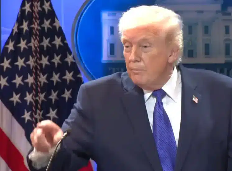 Trump Unleashes Brutal Attack on Supreme Court Justices Barrett and ...