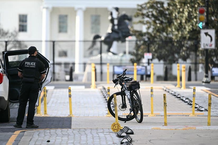 WHITE HOUSE SCARE: Van Crashes Through Barricade, Driver Detained [WATCH]
